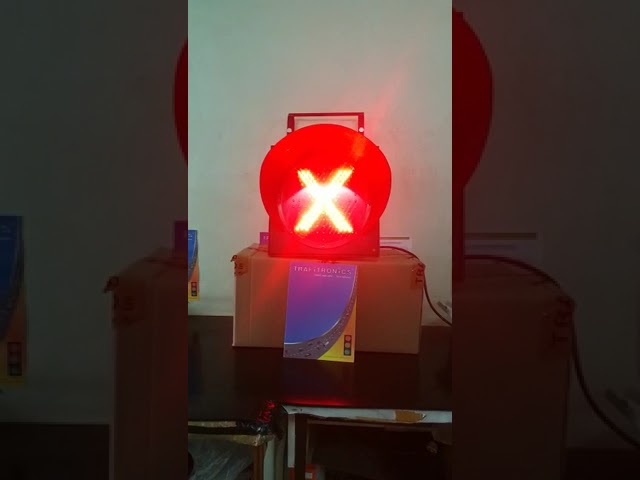 LED Traffic Signal Light - LED Traffic Red -Arrow Signal Light ...