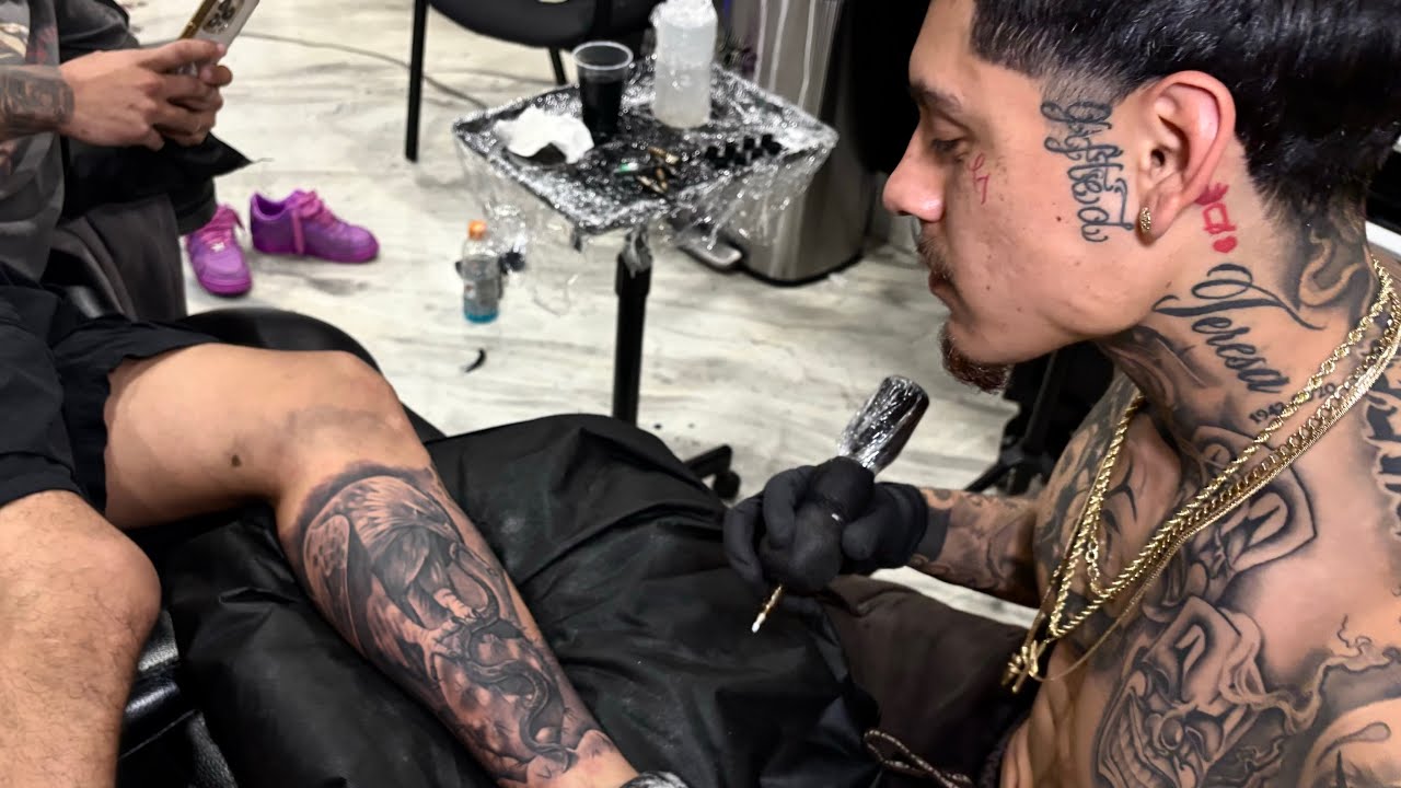 MEXICAN STYLE TATTOO ON THE HOMIE! 