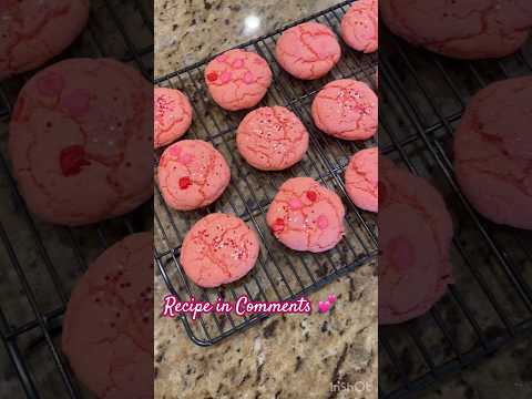 Strawberry Cake Mix Cookies! 😋 #baking #valentinesday