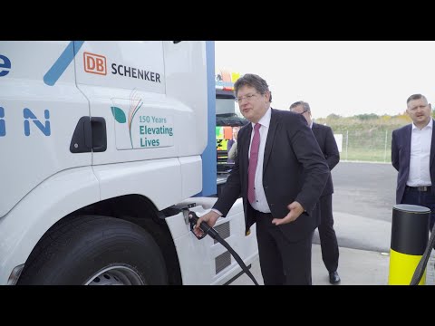 Erste Wasserstofftankstelle für Schwerlastkraftfahrzeuge in M-V