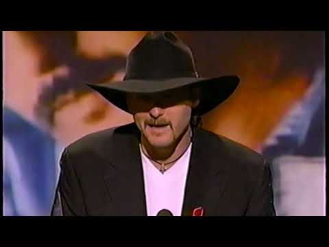 Tim McGraw wins at American Music Awards best new Artist 1995
