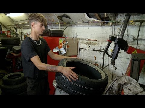 From No Qualifications to a Career in Motor Mechanics | Grant’s Apprenticeship Journey
