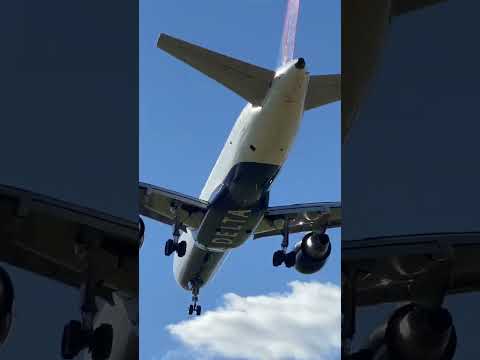 Delta Boeing 757 CLOSE UP LANDING - Plane Spotting