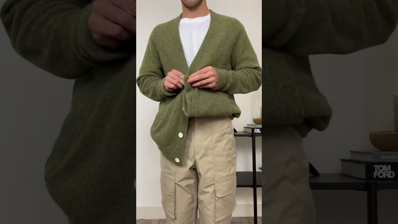 CROPPED CARDIGAN IN 10 SECONDS! Watch how! Daily #fashionhacks on this channel ✅ #shorts