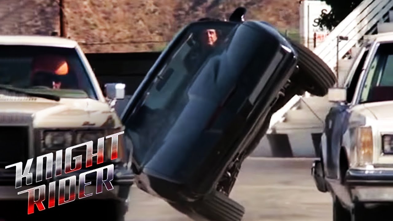 Michael Enters KITT Into The Demolition Derby | Knight Rider