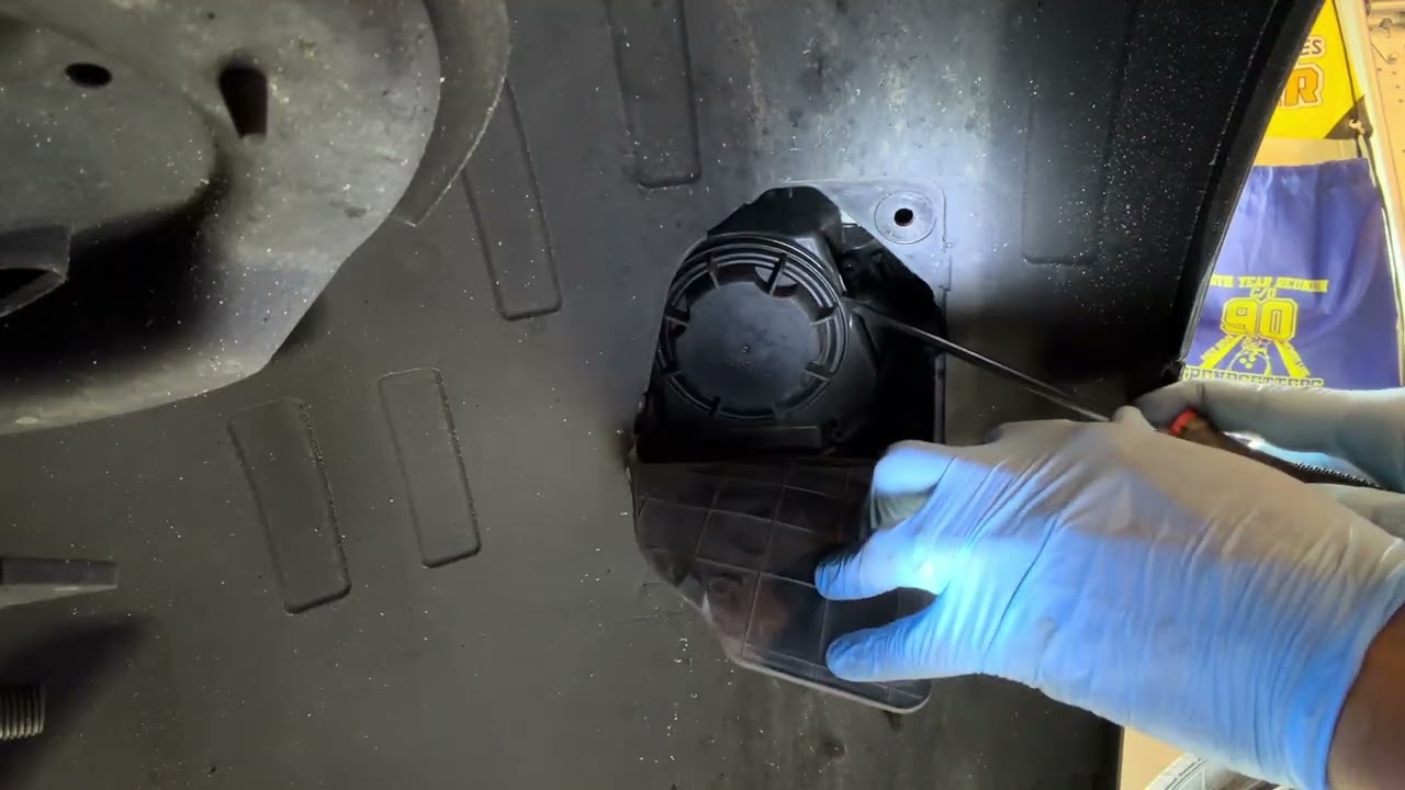 2020 Kia Stinger ￼Change Headlight Bulb