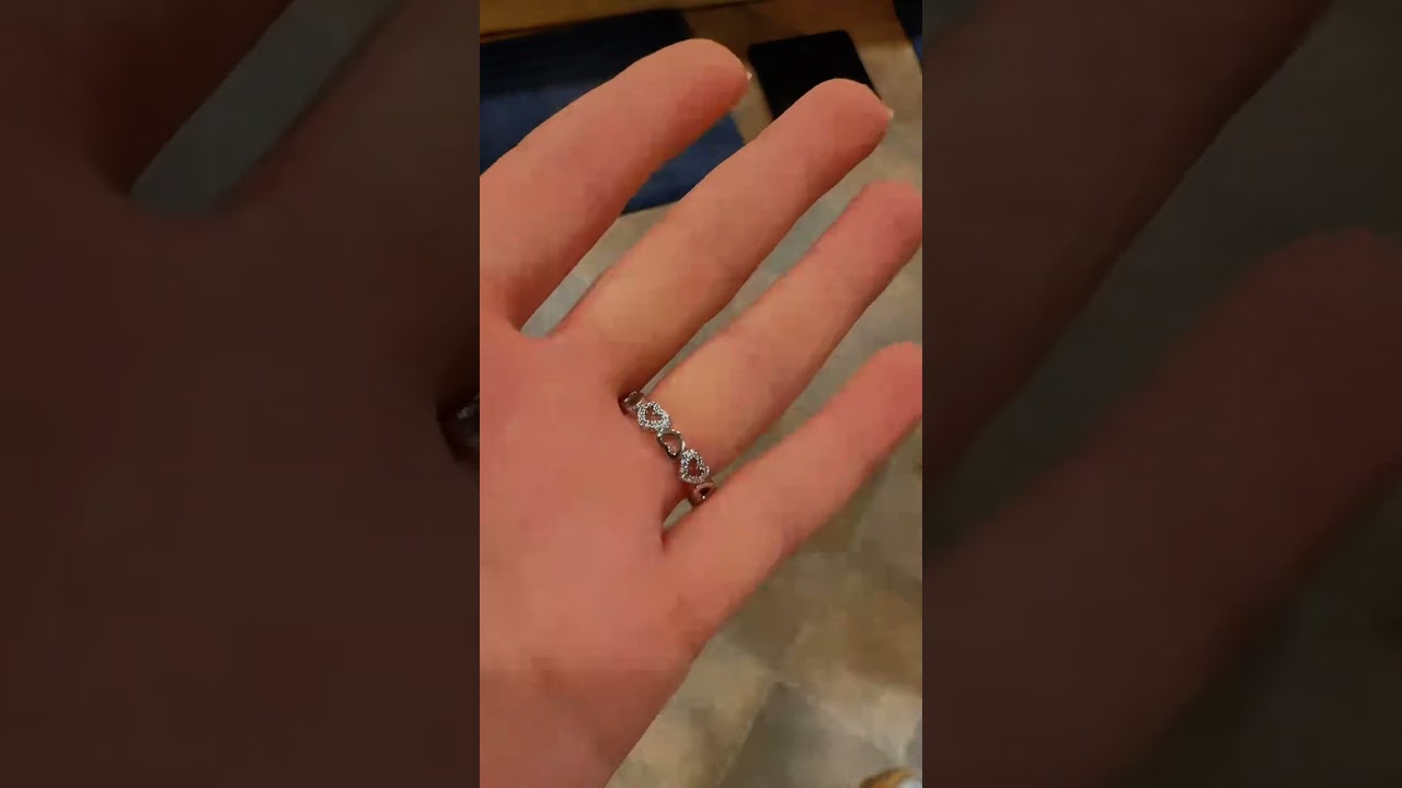 How adorable is this heart band that is a perfect ring for a Valentines gift, wedding band