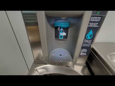 WALL-MOUNTED REFRIGERATED BOTTLE FILLER
