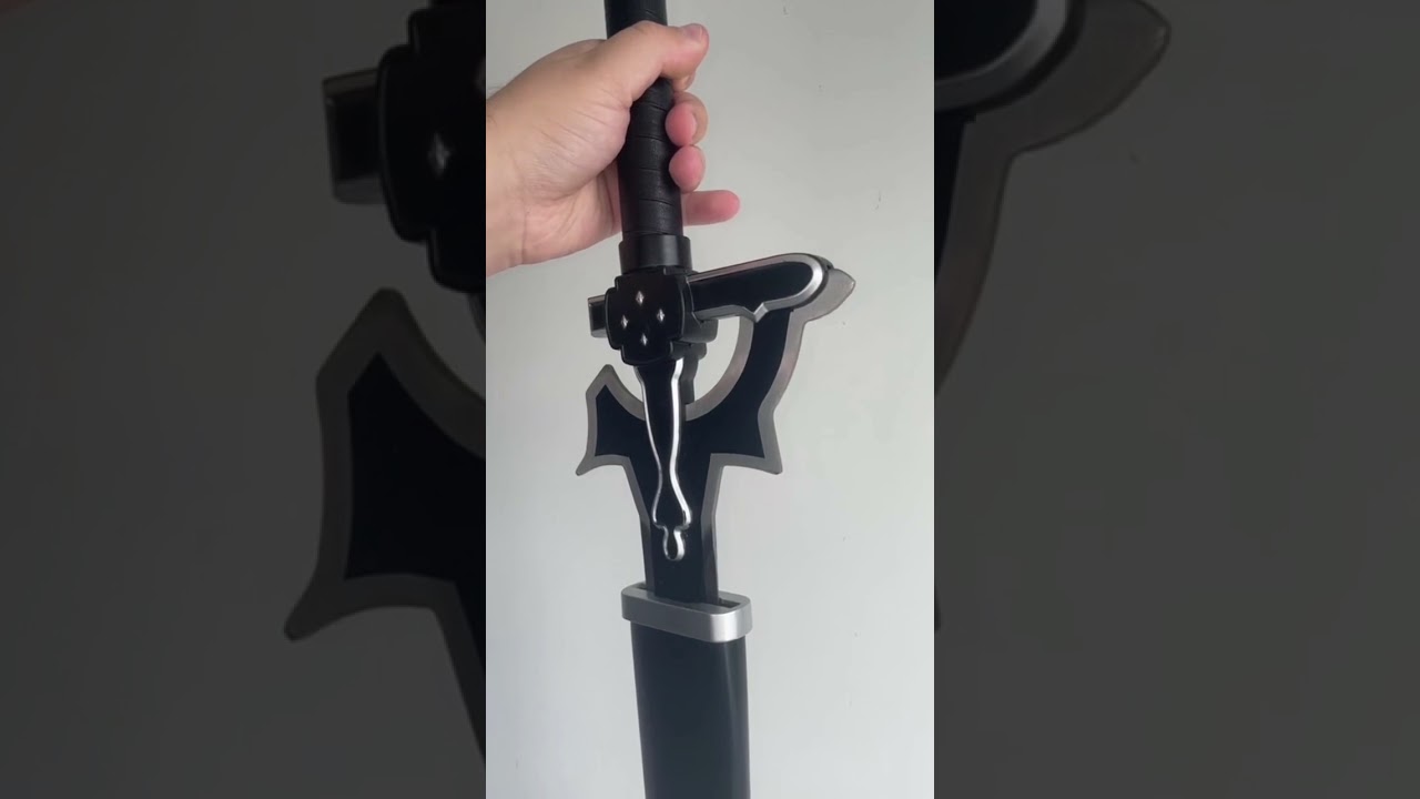 Showing off Kirito's Elucidator from Sword Art Online