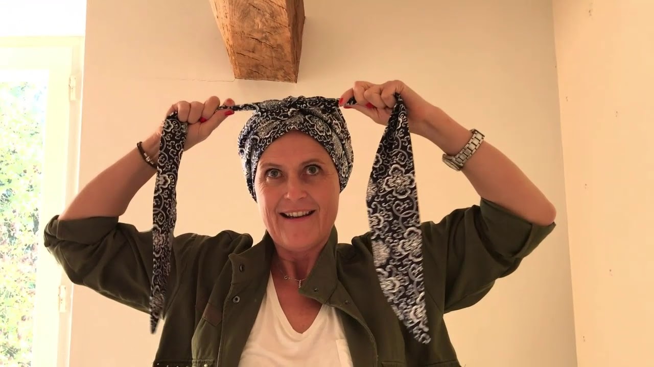 Comment nouer un foulard chimio