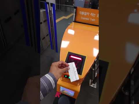 Seoul Station Airport Express Train Station Scanning a ticket and entering 2023 April 19