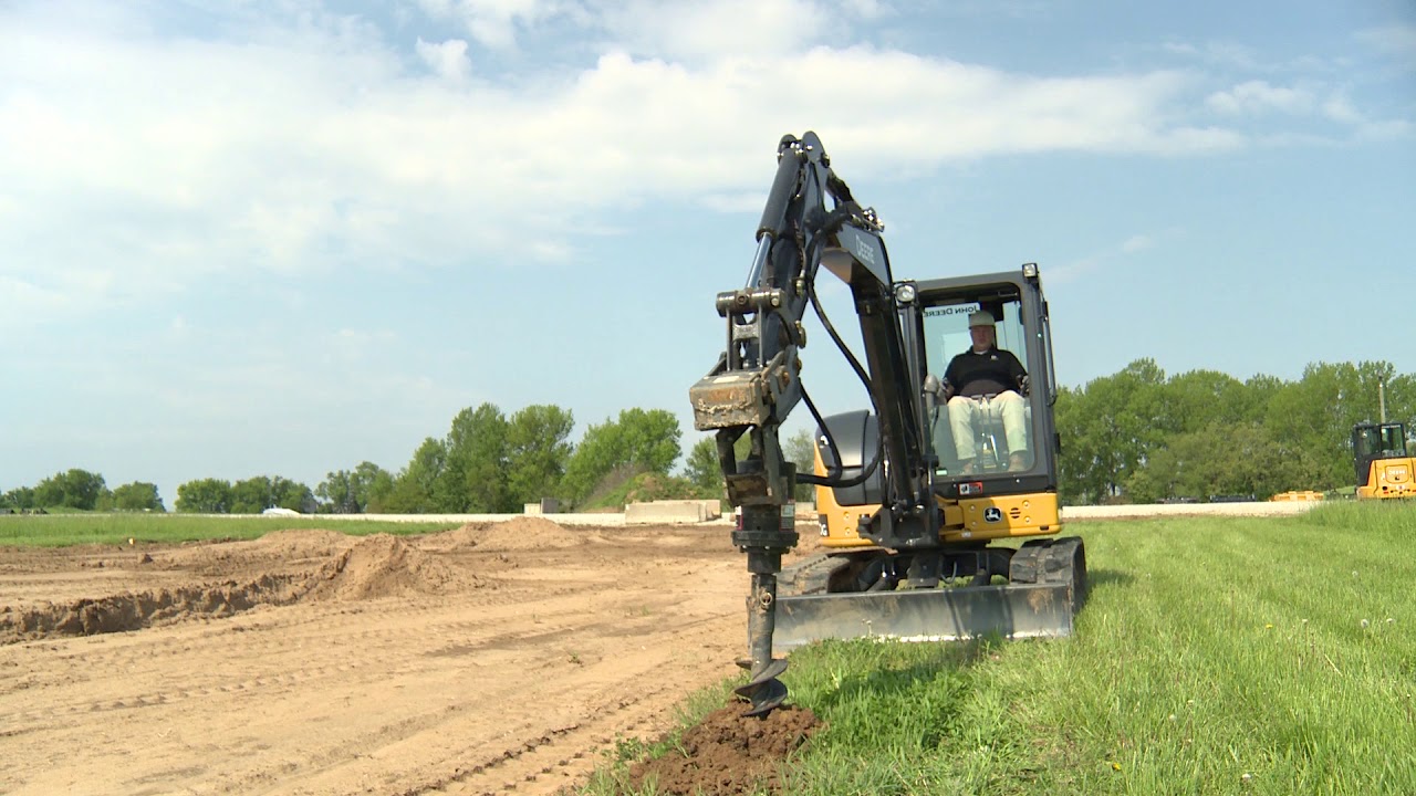 Planetary Drive Auger Operating Tips | John Deere Construction Attachments