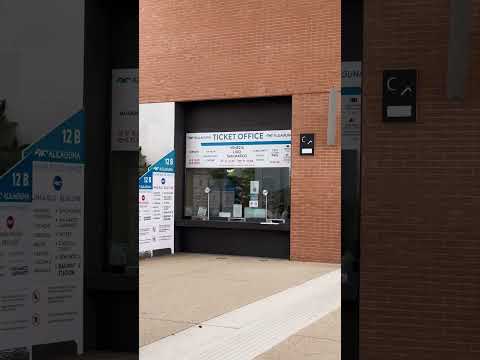 Arrive at Venice airport. Choosing water bus! #travel #italy #italytourism #venice #summer #info