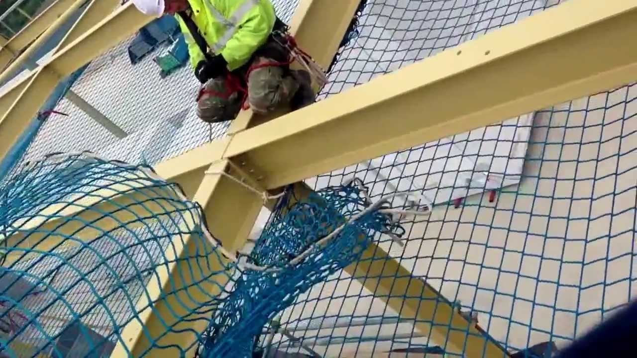 Safety netting windy fall arrest