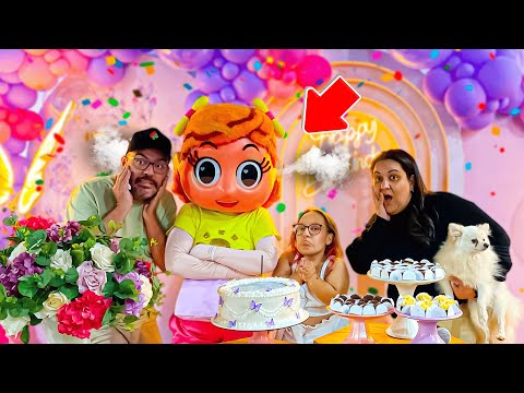 A Boneca MC Divertida INVADIU minha FESTA de Aniversário - Clau Santana e MC Divertida
