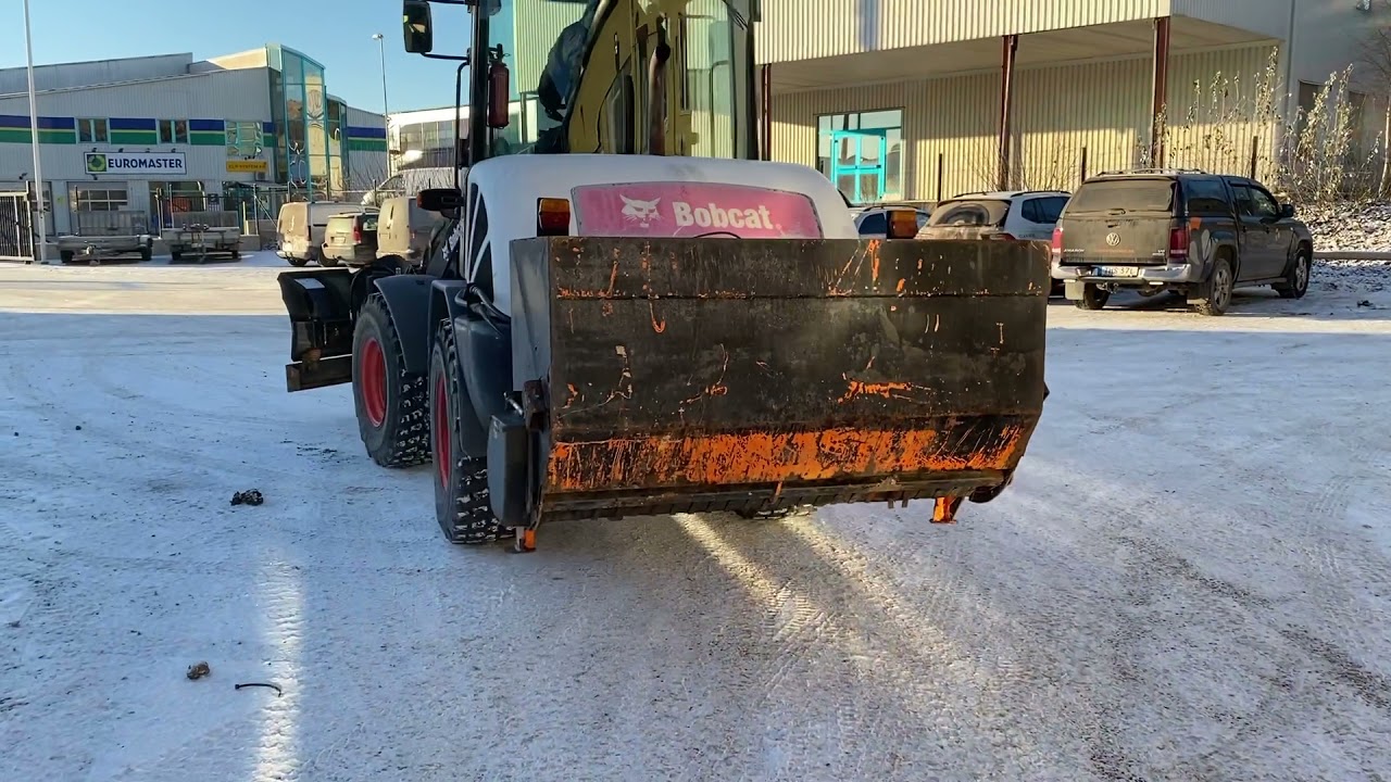 Klaravik Auktioner | Redskapsbärare Bobcat AL275 D
