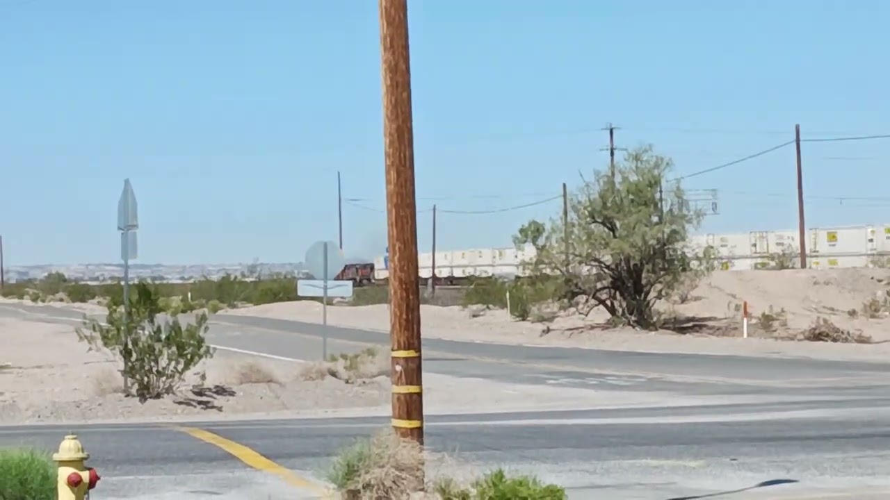 Warbonnet Unit 773 on a Westbound BNSF Intermodal. #thatcurveguy