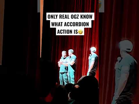HODGETWINS ON ACCORDION ACTION???? LIVE STAND UP #shorts #youtube #comedy #hodgetwins #live #funny