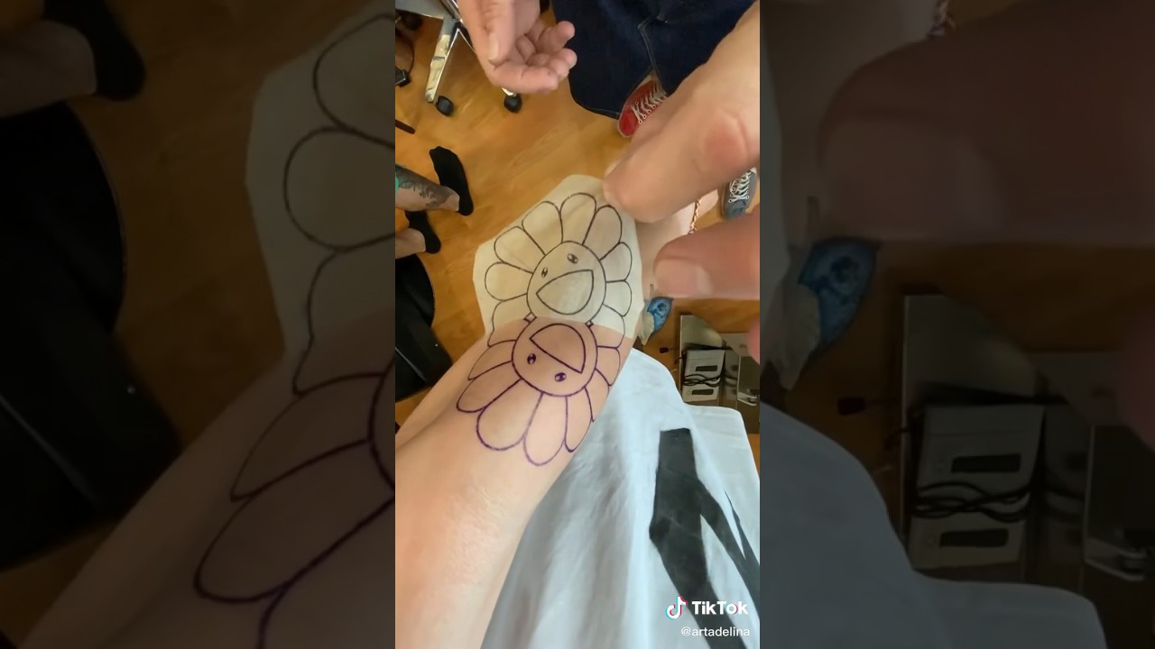 Аааа🌼 #artadelina #artist #творчество #художник #tattoo #flower #murakami