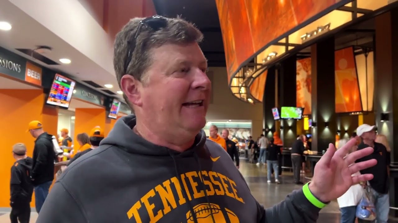 2024.11.02 - Tennessee vs UK Gameday Dark Mode + Social Deck Review