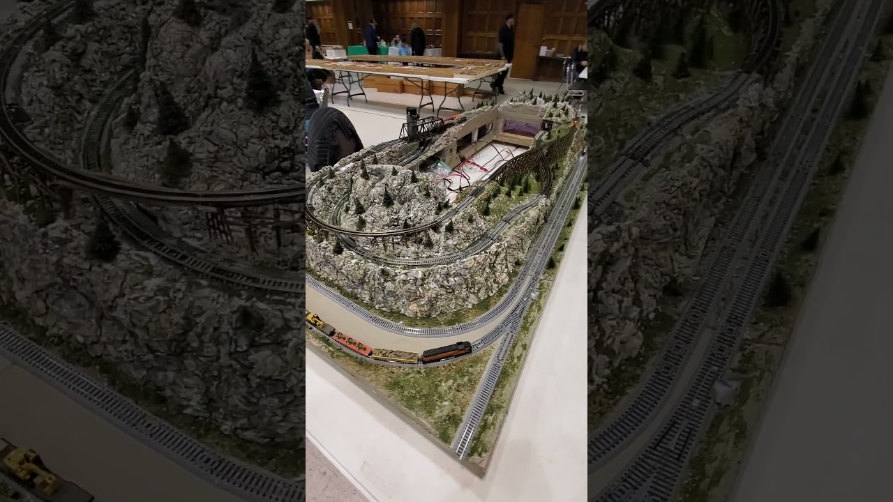 This entire portable N scale train layout travels by Honda CRV!