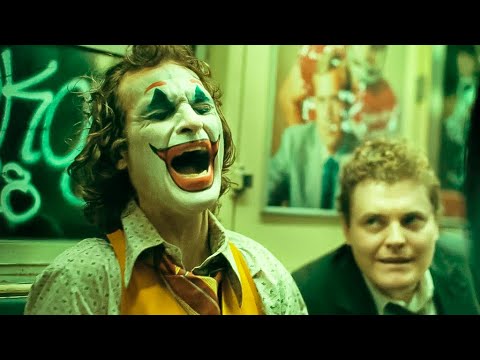 Joker 2019 - Shoots in the subway. In his clown makeup, Arthur is beaten by three drunken