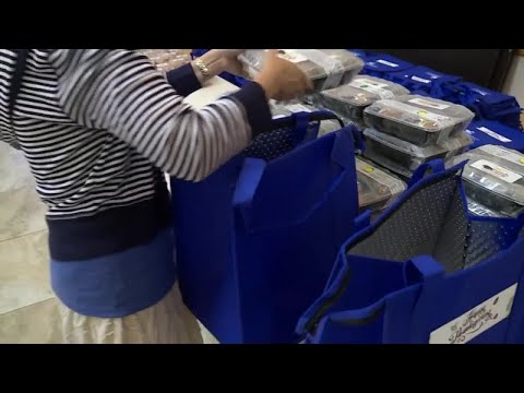 Thanksgiving-to-go feeds families in Boca Raton