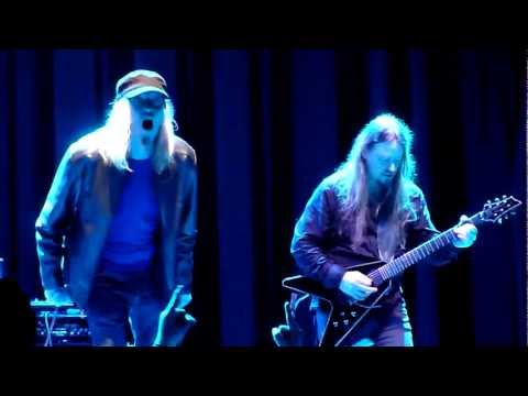 Sanctuary: banda faz primeira apresentação após reunião