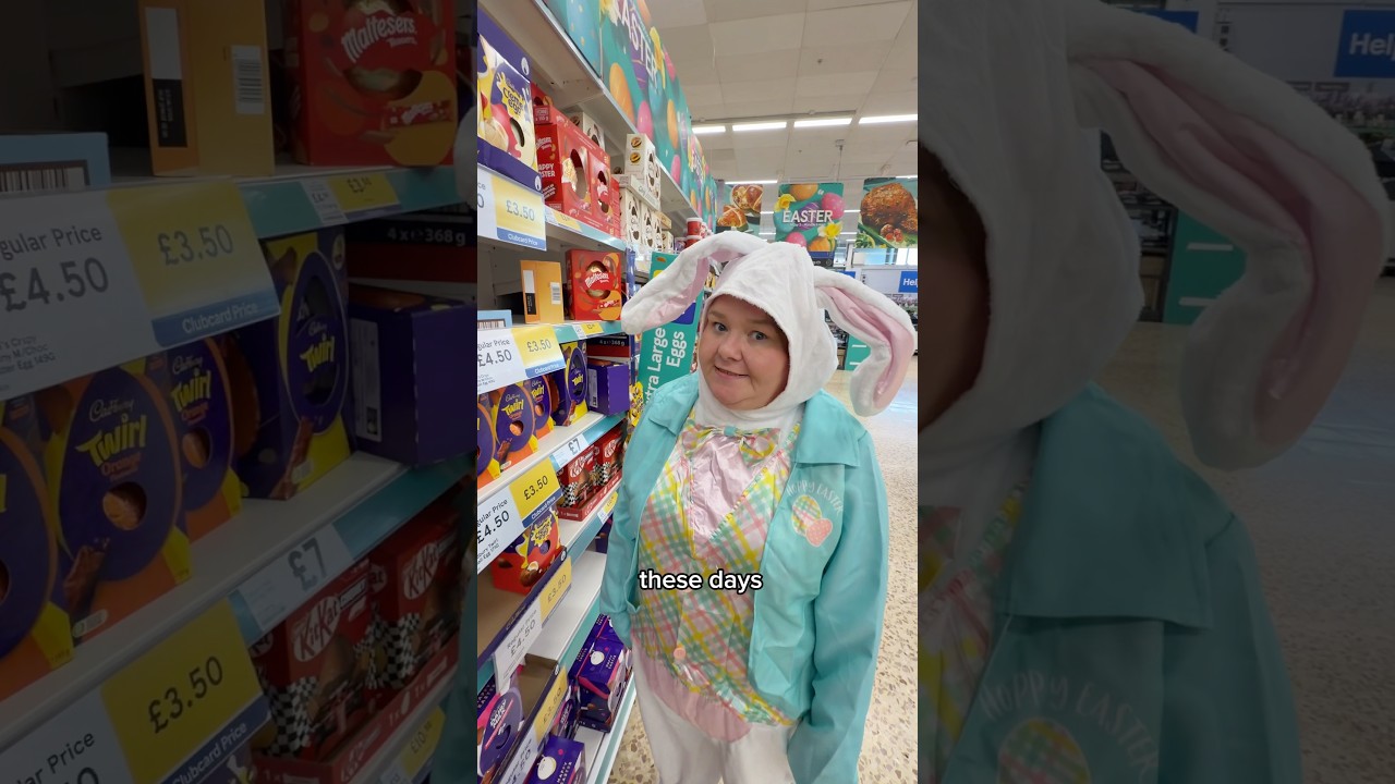 I wonder if he has beef with Santa or now… 😗✌🏼🍫 #comedyskit #easterbunny #eastereggs