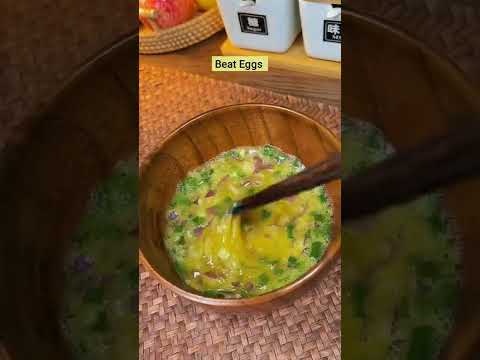 onion ring omelette ๐๐ฅ#shorts #youtubeshorts #streetfood #recipe #ashortaday #foodieabuzar