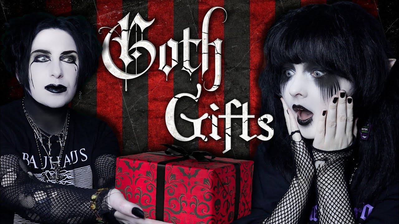 What To Get Your Goth GF For Christmas 🦇🎄