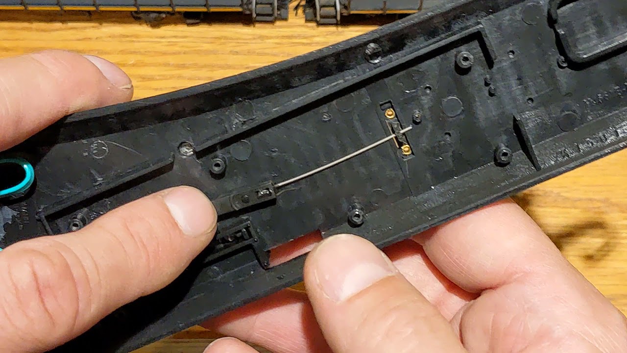 Improving Bachmann E-Z Track switches (short version)