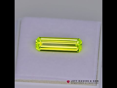 7.08ct LAB Lumo Garnet GAGG - Gadolinium Aluminum Garnet - Pulled Czochralski