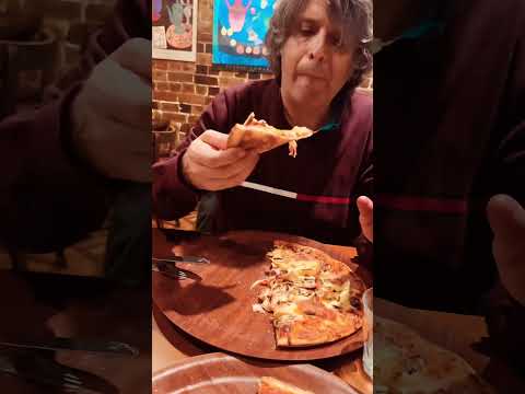 Does this happen to you too? #comedy #shorts #pizza