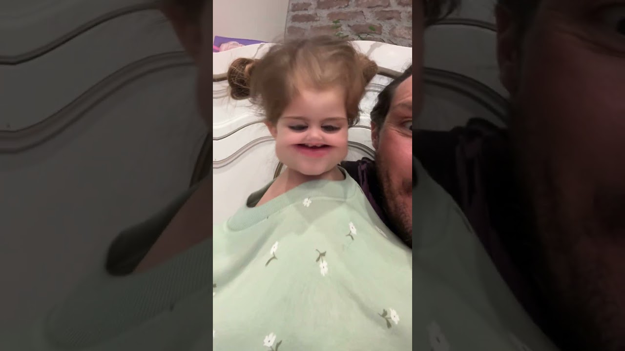 NAVEY'S FACE is TiNY!! navey & dad have fun with filters that make their heads small & mouths big 🤣
