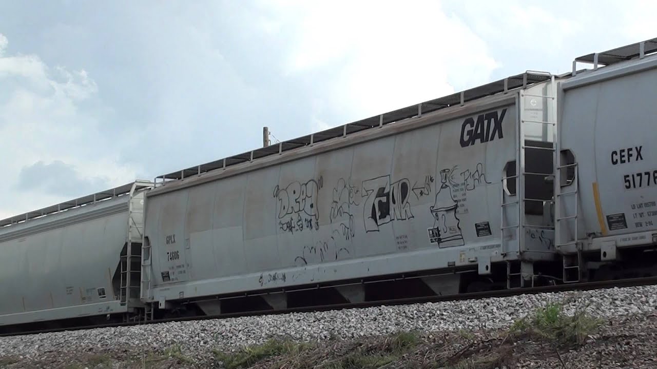 BNSF 3152 leads a nice lashup with a Pill and an Operation Lifesaver!!