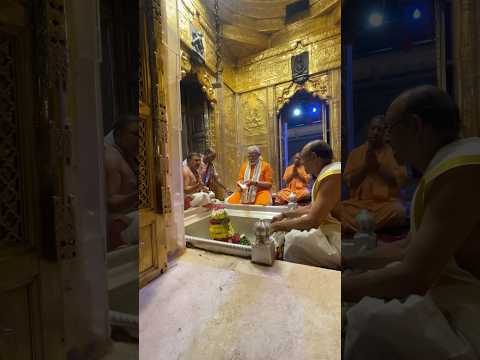 PM Modi performs Aarti at Sri Kashi Vishawanath Temple in Varanasi | #shorts
