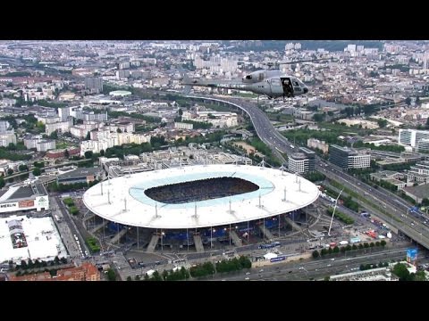 France hails smooth Euro start amid strikes, terror fears