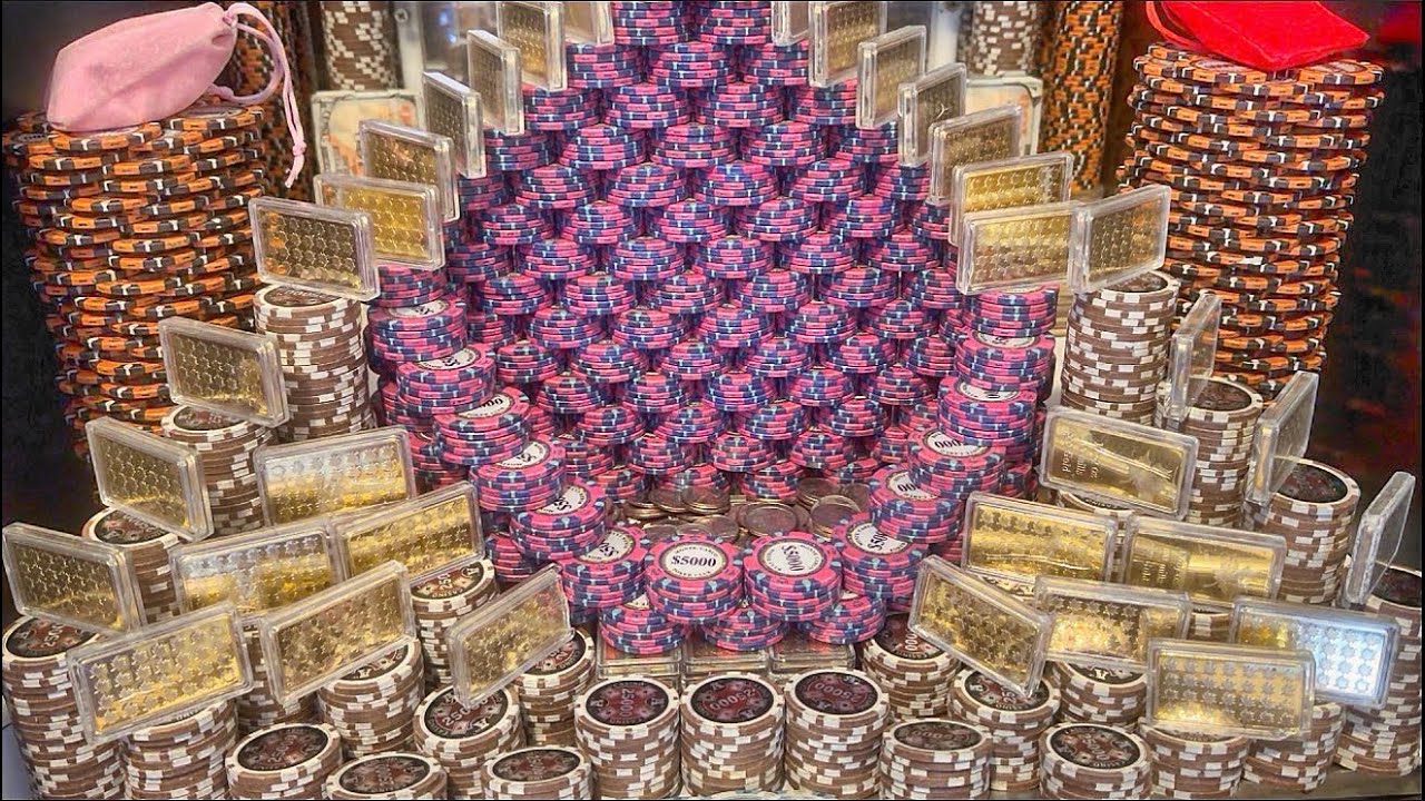 Casino BROKE The Record! World’s LARGEST Poker Chip Mountain CRASHES Inside a High Limit COIN PUSHER