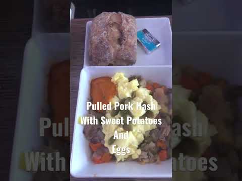 Alaska Airlines: First Class Breakfast 11/6/22 #shorts #thisisatravelblog #firstclass #travel