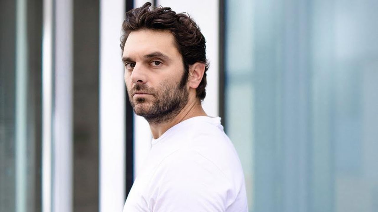 Pio Marmaï : entre tournages et passion mécanique, l'acteur se consacre ...