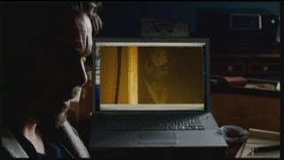 euronews cinema - Ethan Hawke plays scared for 'Sinister'