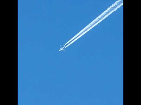 KLM Boeing 787-10 Dreamliner (PH-BKC) Cruising at 38,000 ft
