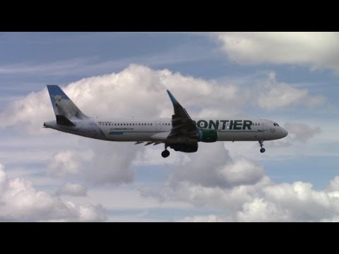 Late Afternoon Arrivals At Grand Rapids Airport - Plane Spotting