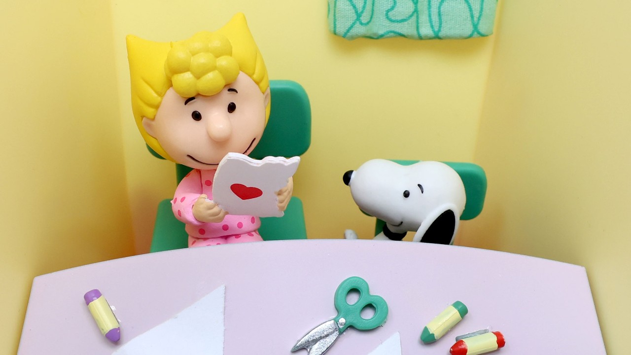 Snoopy & Friends Doghouse from DeAgostini - Issue 72-75 | Part 18 | CollectPeanuts.com