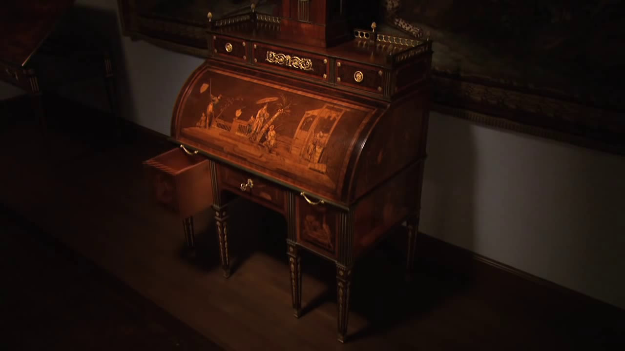 Rolltop Desk by David Roentgen: Animation