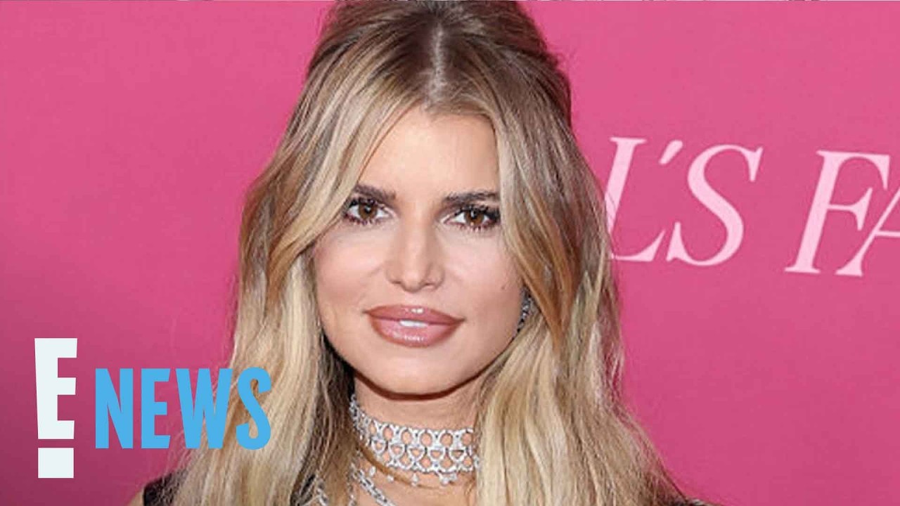 See Jessica Simpson’s Brunette Hair Transformation | E! News