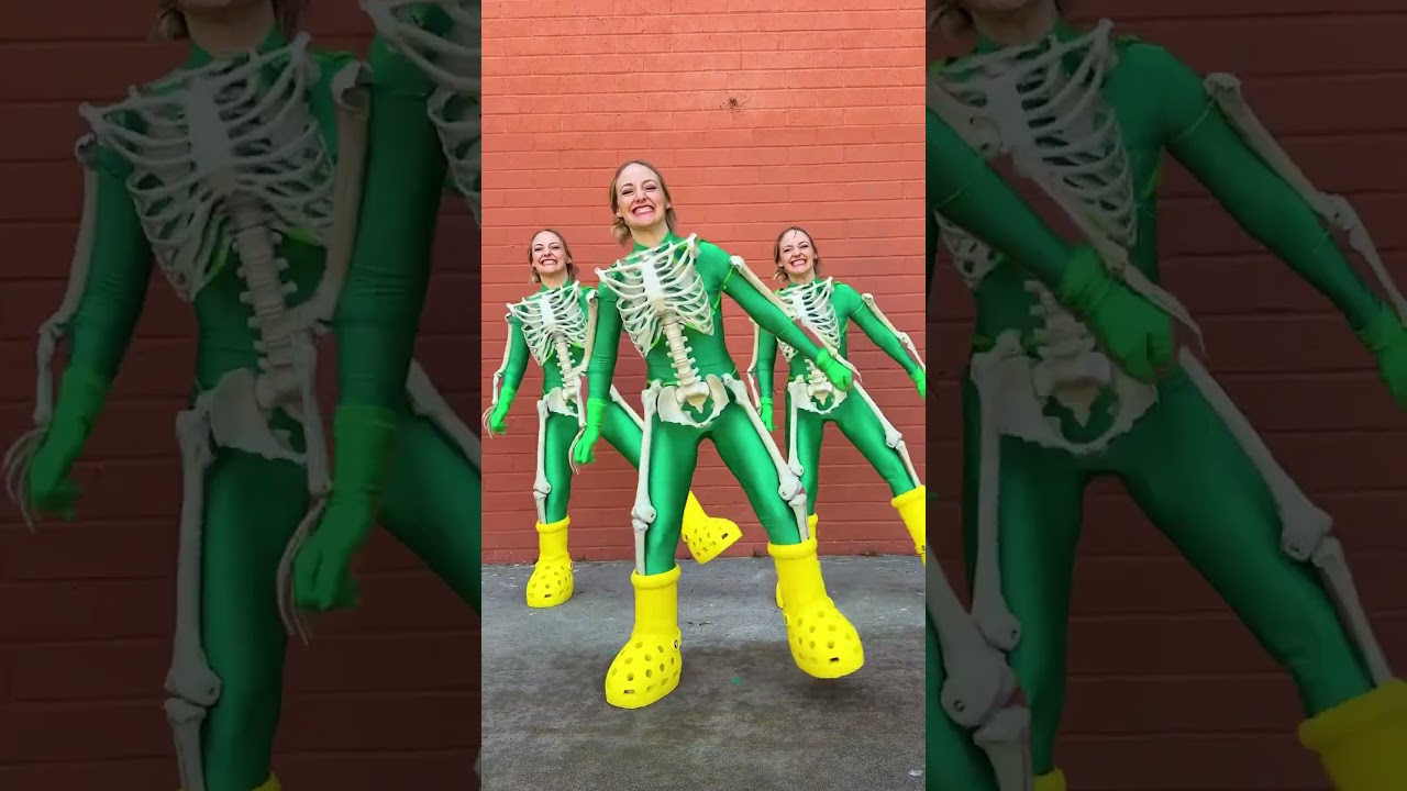 It’s that time of year again 💀#spookyscaryskeletons #behindthescenes #dance #halloween