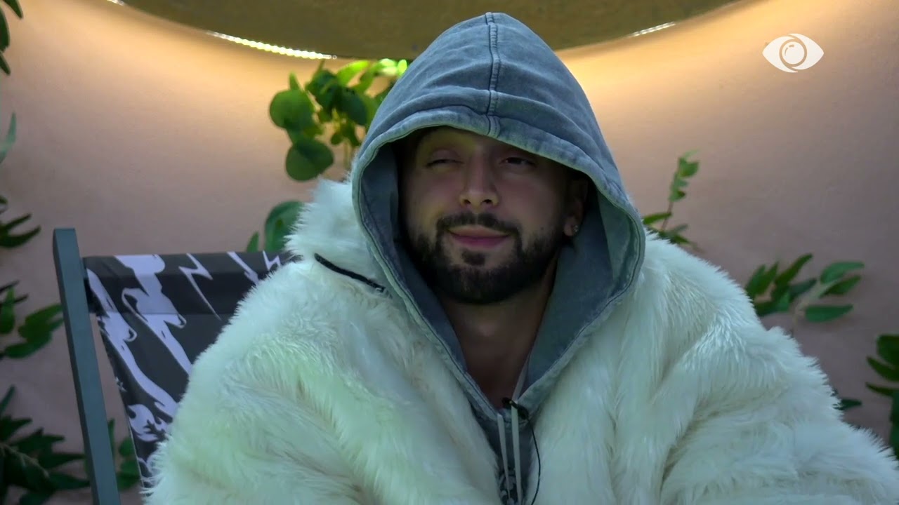 “Inshallah më kupton edhe ti mua”/ Gjesti teksa qëndron në oborr: Prej meje i ke të gjitha – Big ...