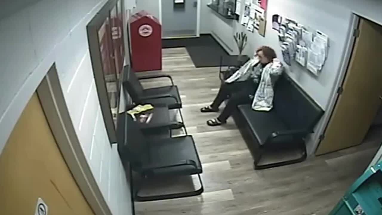 Woman ransacks police department in Illinois